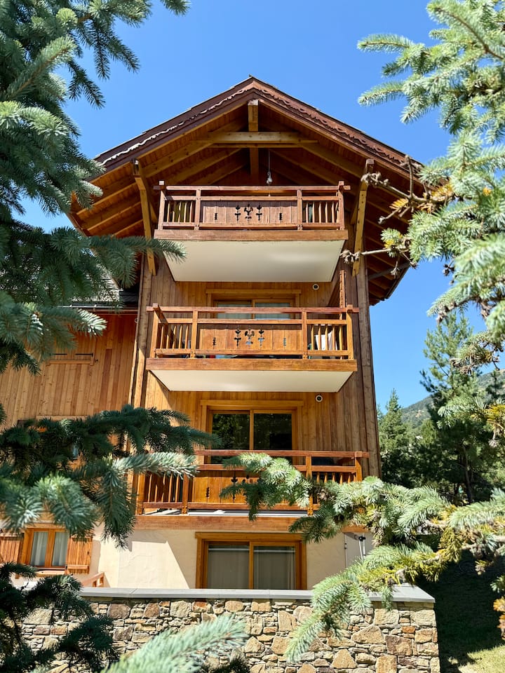 Appartement Cosy, Charmant Avec Vue Sur Les Pistes - Le Monêtier-les-Bains