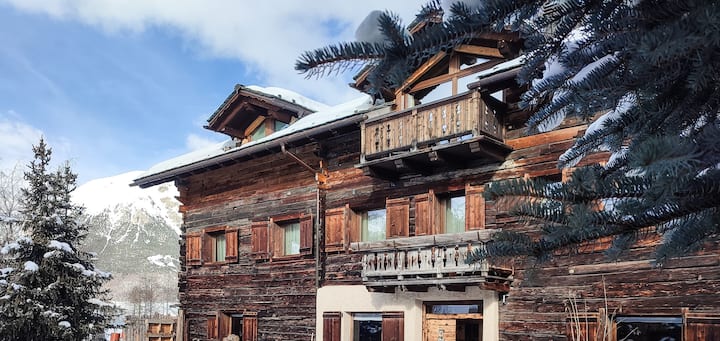 Silva The Alpine Chalet | Echo Deluxe Apartment - Livigno