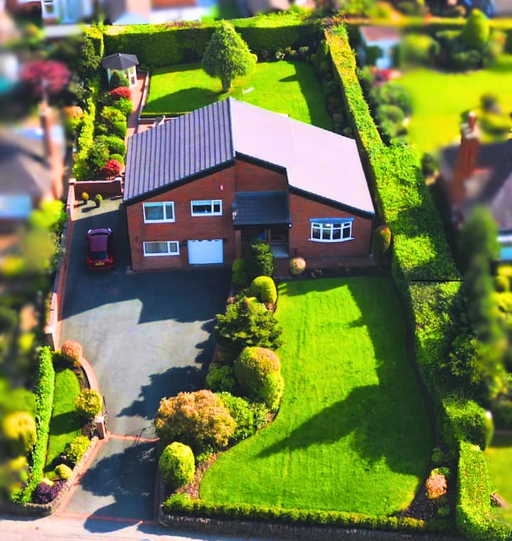 Detached Home In Stockton Brook, United Kingdom - Stoke-on-Trent