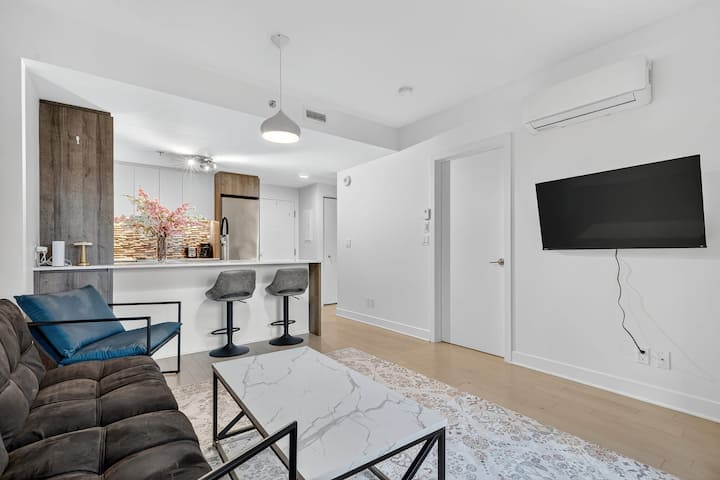 Tastefully Furnished Downtown 1br For Long Stays - Brossard