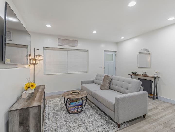 0.8 Miles From The U - New|modern|comfort|cozy - Salt Lake City, UT