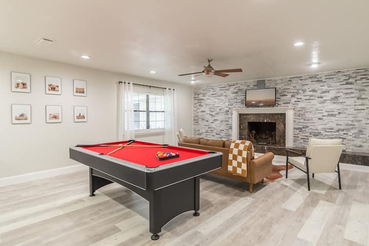 Deland Fun-filled Stay W/ Air Hockey And Firepit - DeLand, FL