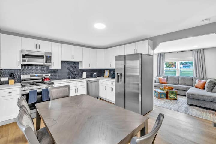 Rose: New 4br - 2 Bt Ranch House - Bolingbrook, IL