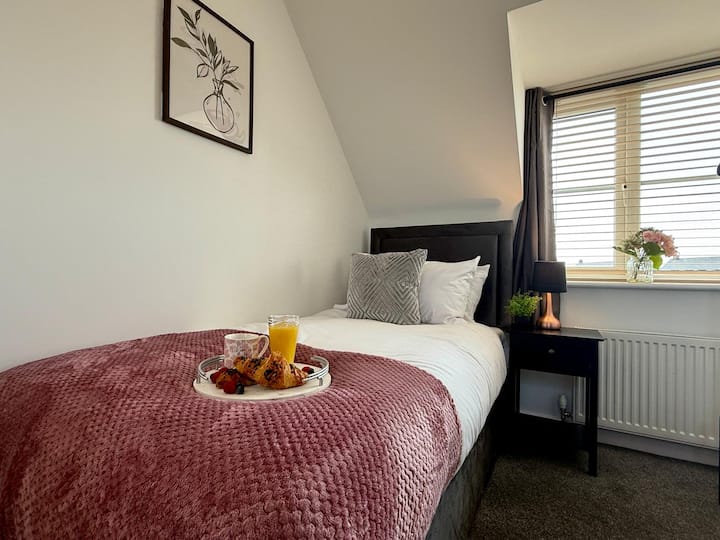 Monthly Stays| 5 Bed| 3 Bath| Parking| Wifi. - Loughborough