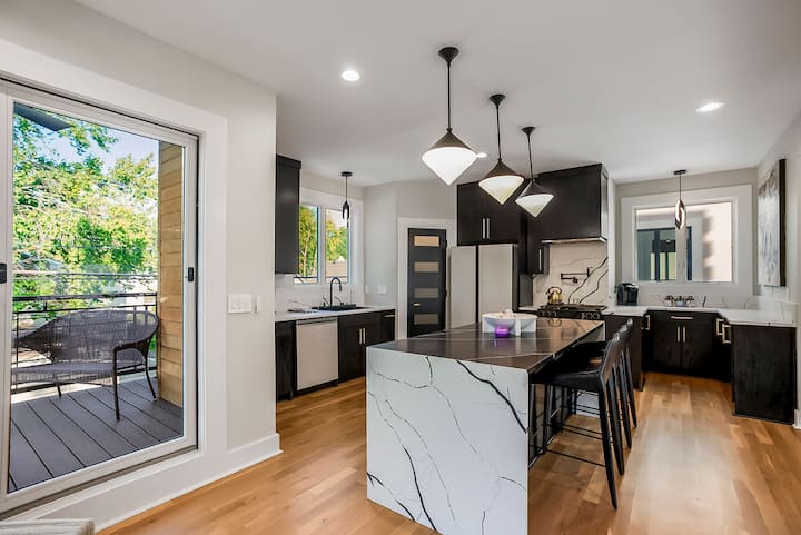 Private Ultra Modern Mansion - Country Club Plaza - Kansas City, KS