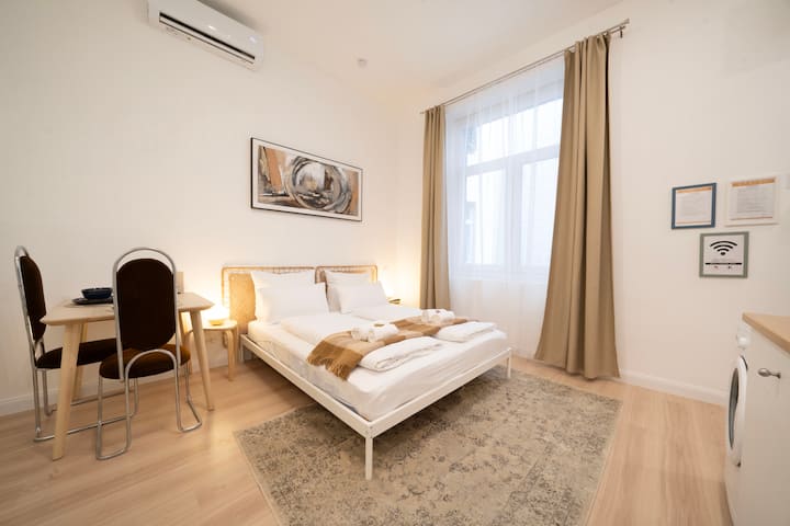 Cabana I New I Ac I Wifi  - Moon - Budapest