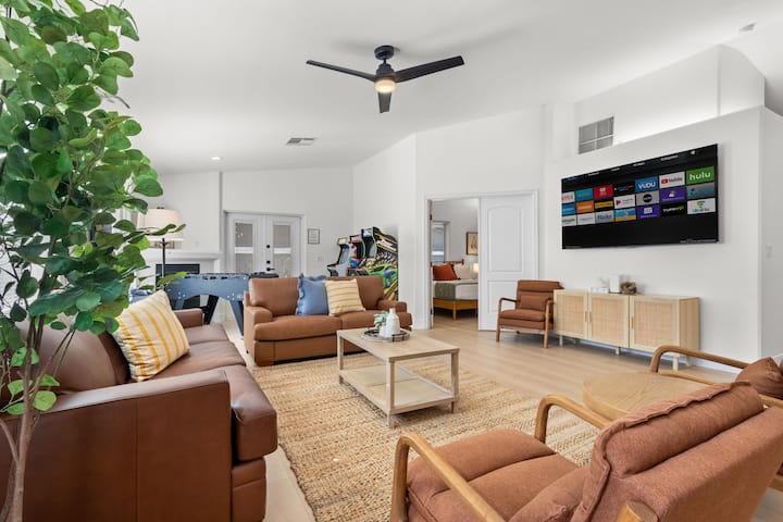 5bd Spacious Backyard, Arcades, Pool, Spa, Golf - North Las Vegas, NV