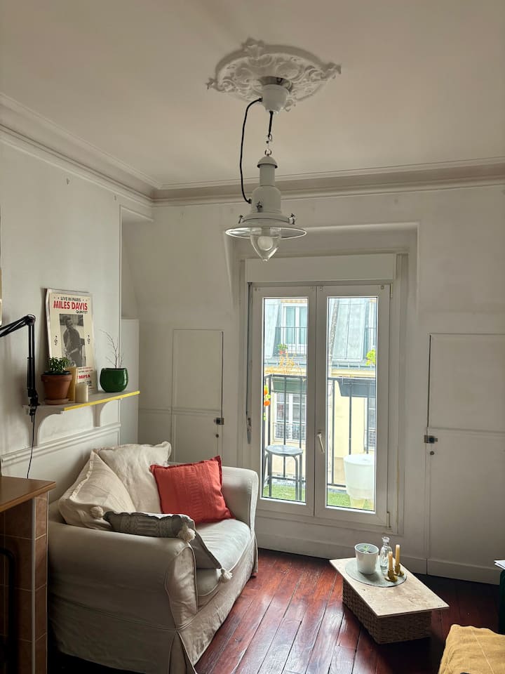 Deux Balcons Sous Les Toits De Paris - Panthéon