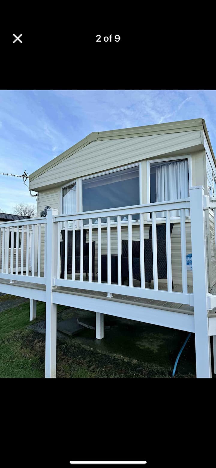 Stunning 3 Bedroom - 8 Berth Caravan With Sea View - New Quay