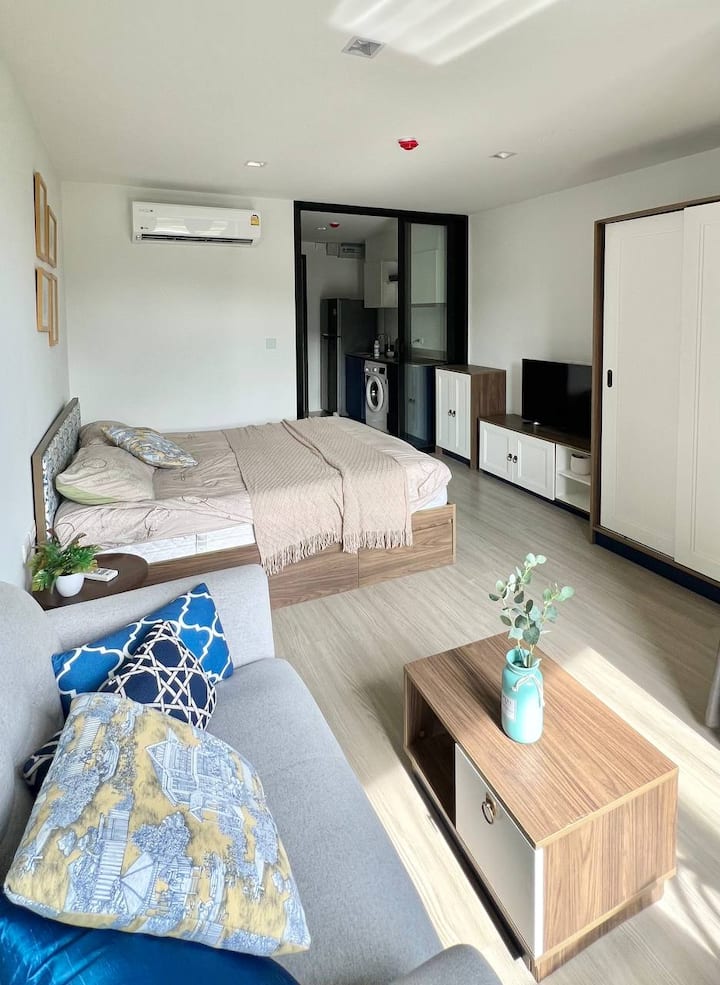 The Central Festival Suite 1-b | Pool Gym Co-work - Phuket