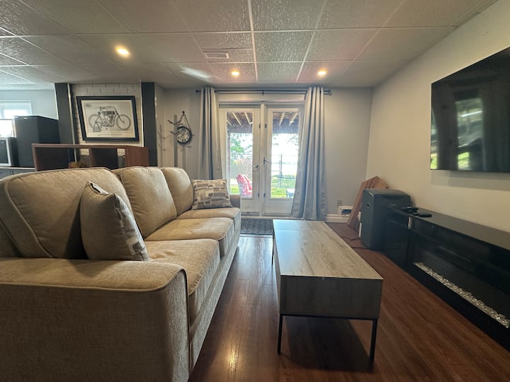 Relaxing Private Lake Front Retreat - Greater Sudbury