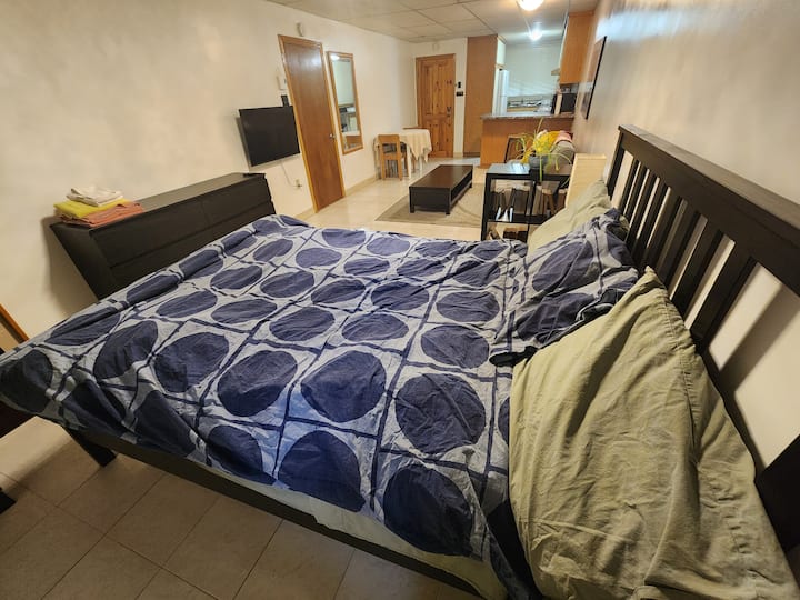 Cosy 1-br | Close To Metro | Long Stay 31+ Nights - Laval, Canada