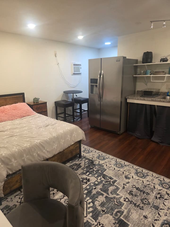 Cozy Apt Studio - Salem, OR