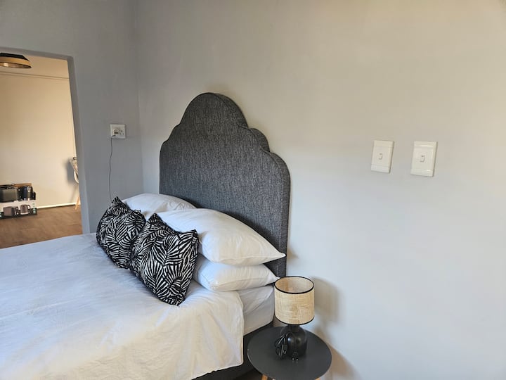 Under The Oak Tree - Western Cape