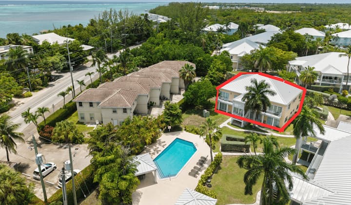 Cosy 1-bed, Pool + Sea And Dining Close By - Cayman Islands