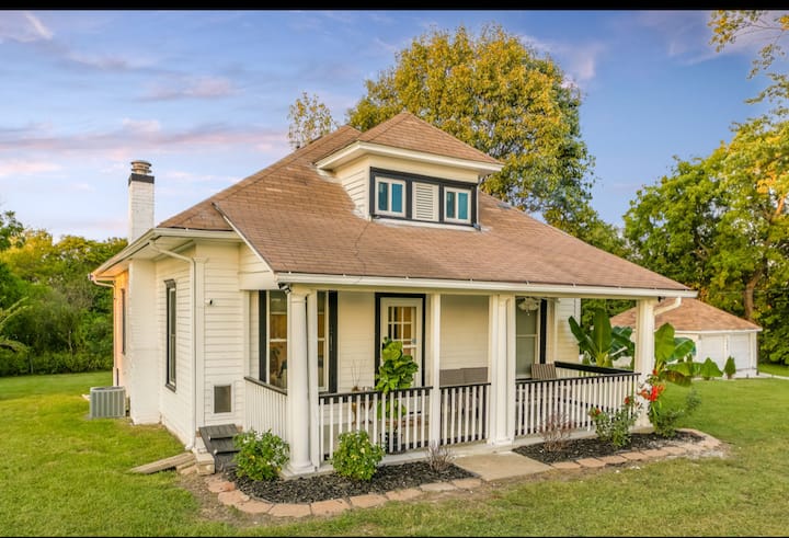 Close To Airport-sleeps 7 Country House - Kansas City