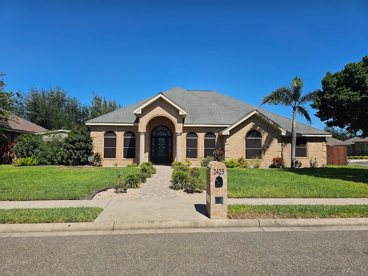 Spacious Sharyland Getaway–big House, Quiet Street - Mission, TX