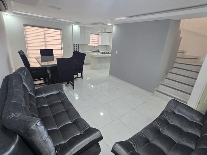 Lujosa Casa En Escobedo Ideal Para Empresas - Monterrey