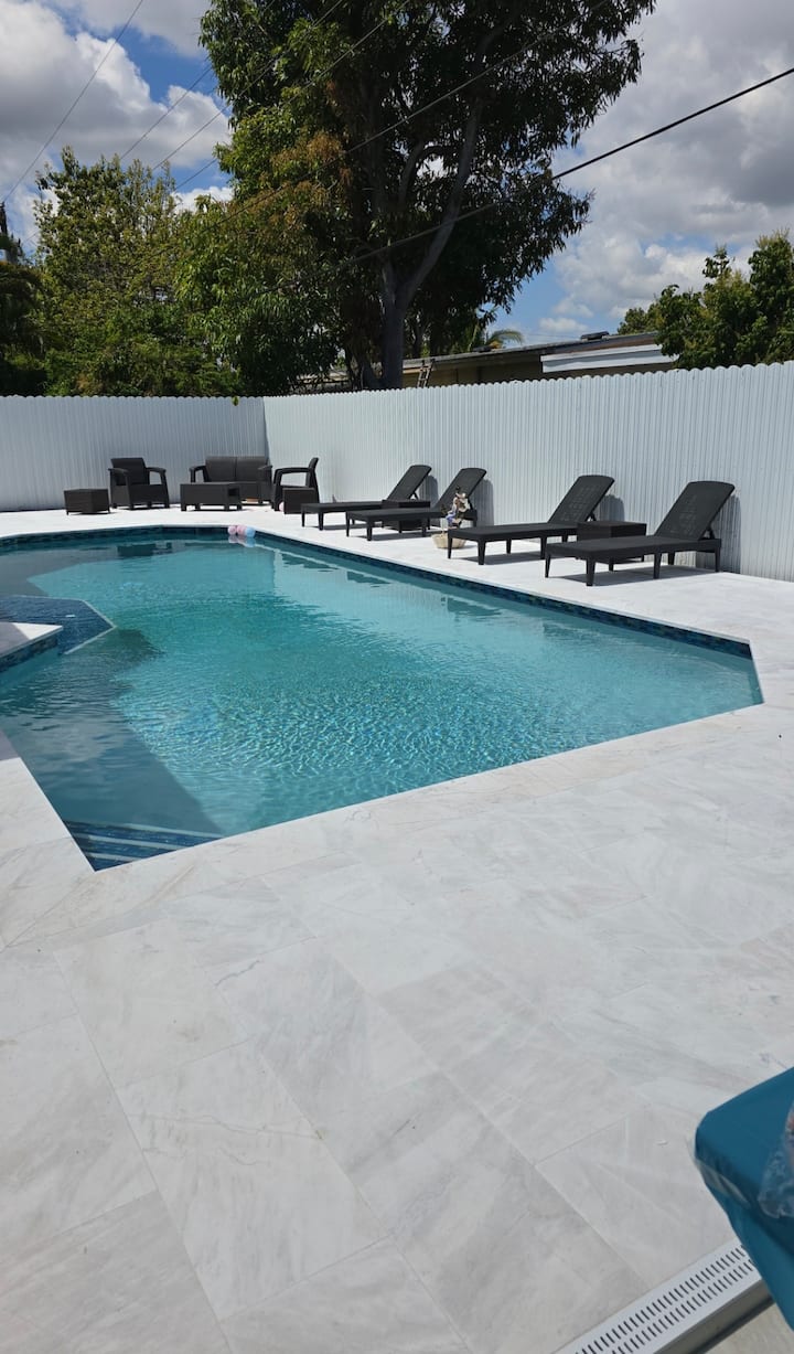 Luxury Retreat Con Piscina, Jacuzzi Y Bbq En Miami - The Bahamas