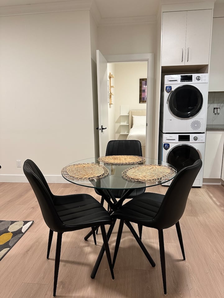 Cozy 2 Bedroom Suite In Burnaby - 本那比