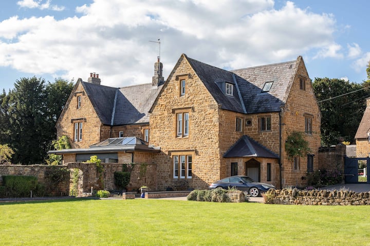 Luxury Manor House In The Oxfordshire Cotswolds - Banbury