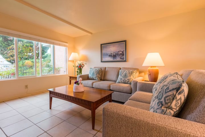 4 Units | Kitchen | Free Parking | Near Beach - Oxnard, CA