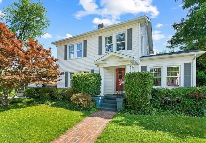 New Home Walking Distance To Furniture Market! - High Point, NC