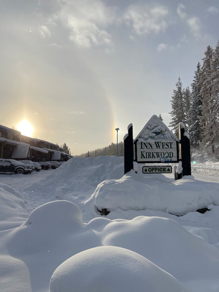 Cozy Ski-in Ski-out Getaway-paradise Hike And Bike - Kimberley, BC, Canada