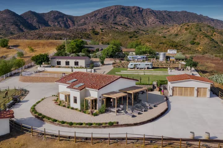 Malibu Creek Farm Stay - Agoura Hills, CA