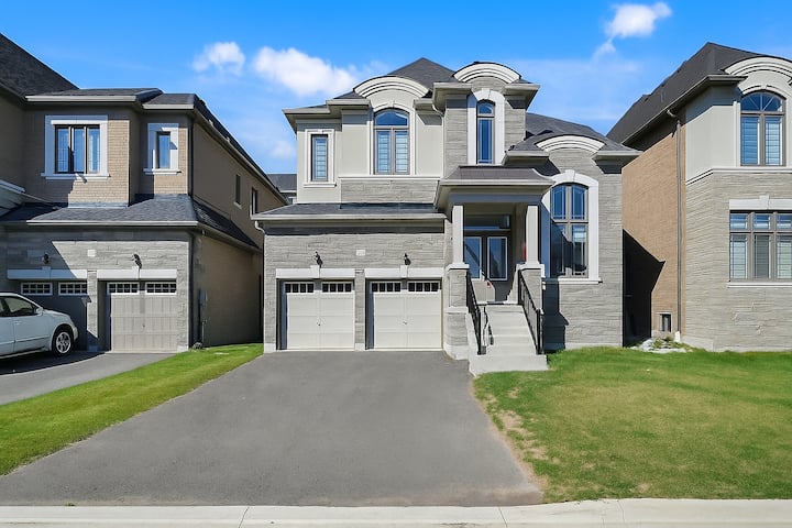 Relaxing 5br & 4.5wr Detached Home | Sleeps 13 - Caledon