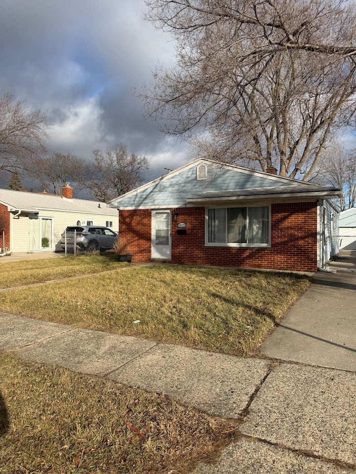 The Comfort Home - Roseville, MI