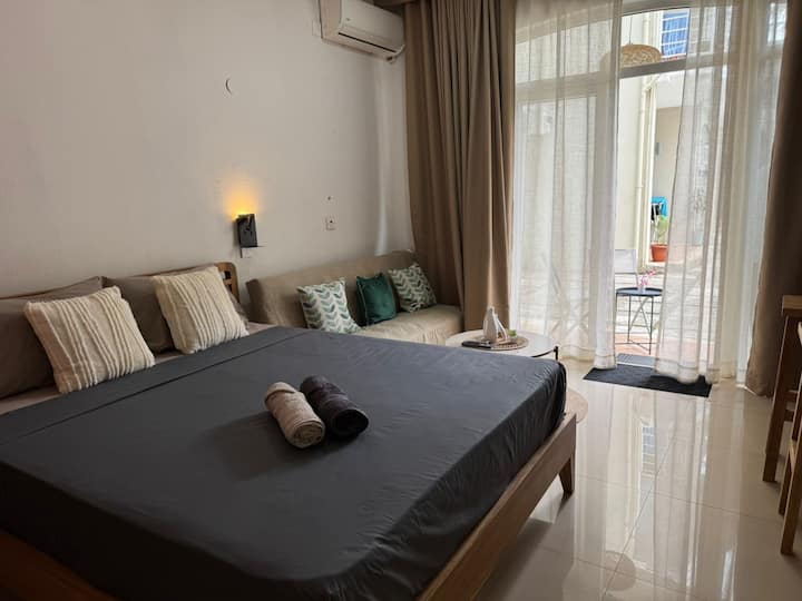 Cozy Studio Retreat • Steps From Grand Baie Beach - Mauritius