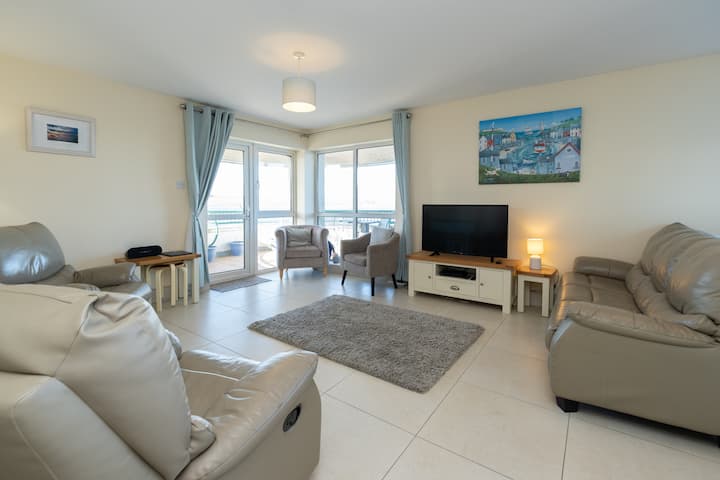 Penthouse Apt W/ Breathtaking Waterfront View. - Youghal