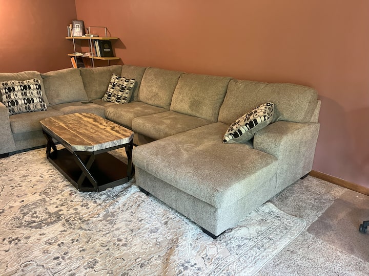 Furnished Room Overlooking A Park - Iowa City, IA