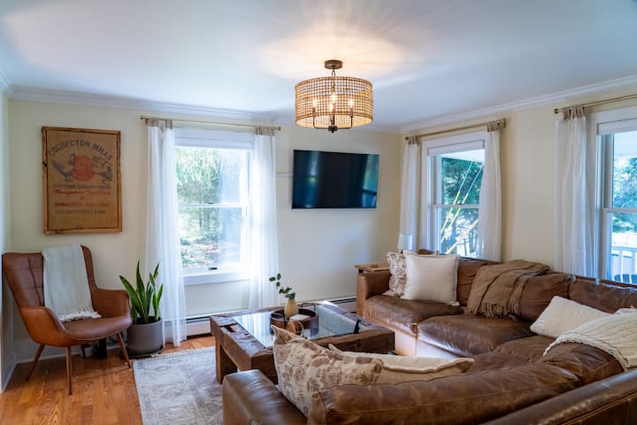 The Manor Farmhouse - Livingston Manor, NY