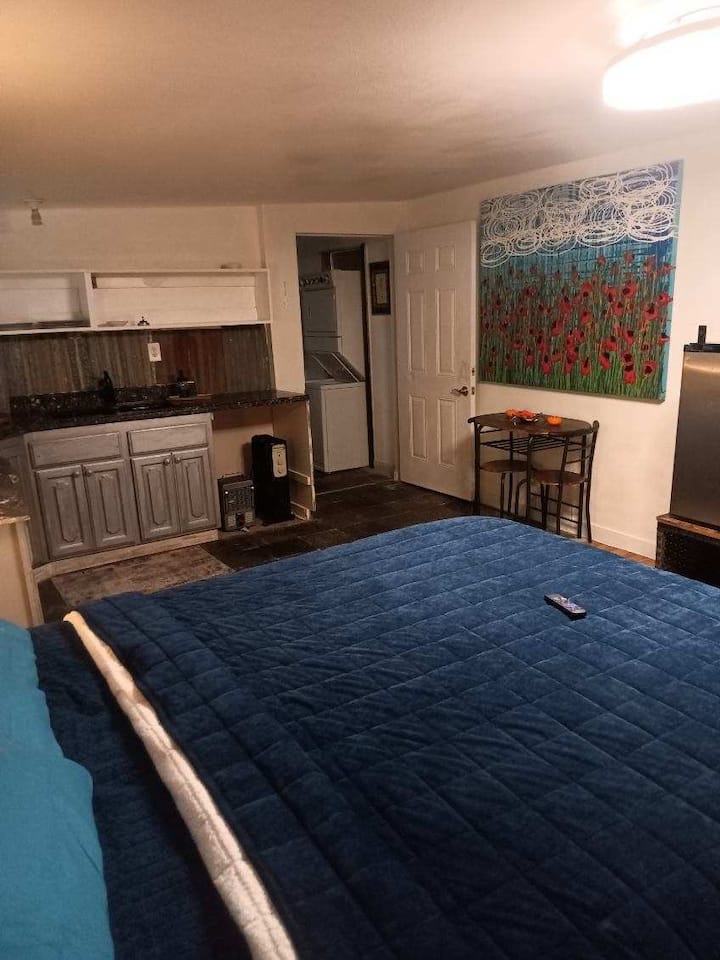 Private Perris Getaway - Lake Elsinore, CA