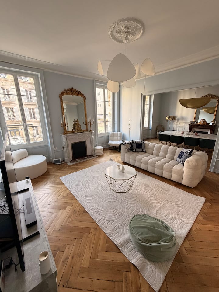 Grand Appartement Parisien Au Cœur D’aurillac. - Cantal