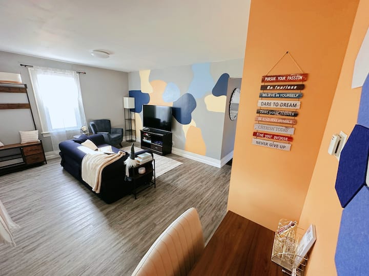 Modern Space In Village Of Liverpool - Liverpool, NY