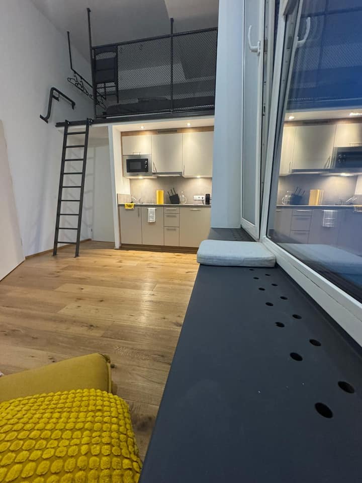 Microloft City Innsbruck - Hangar West - Innsbruck