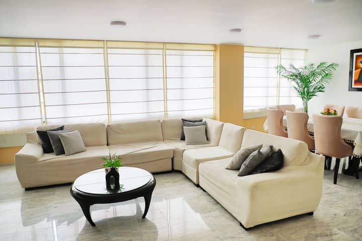 "Descanso En El Corazón De Miraflores" - Lima