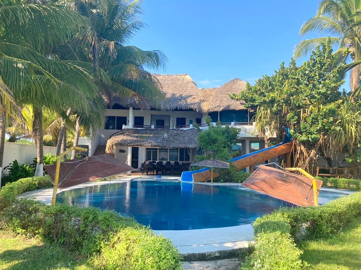 Maison en bord de mer avec toboggan | Idéale pour les groupes - Airbnb