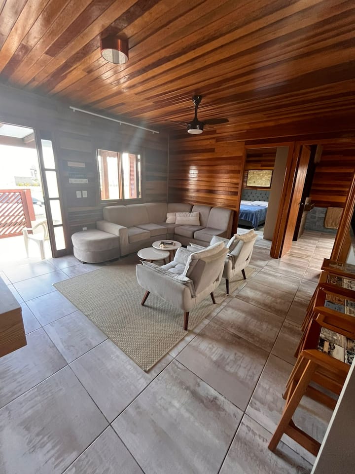 Casa Aconchegante, Confortável E Bem Localizada. - Xangri-lá