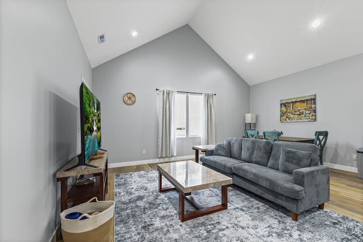 Modern New Build Near Downtown & Hospitals - Indiana (State)