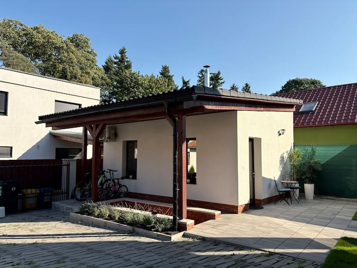 Little Park House With Car Charger - Stupava