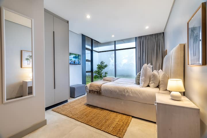 Chic Umhlanga Studio | Walk To Beaches - Umhlanga