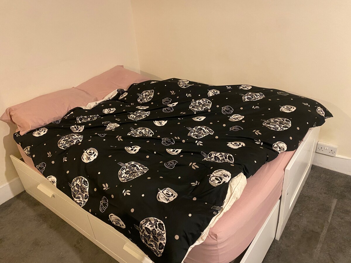 Extra Large Double Deluxe Room - Airbnb