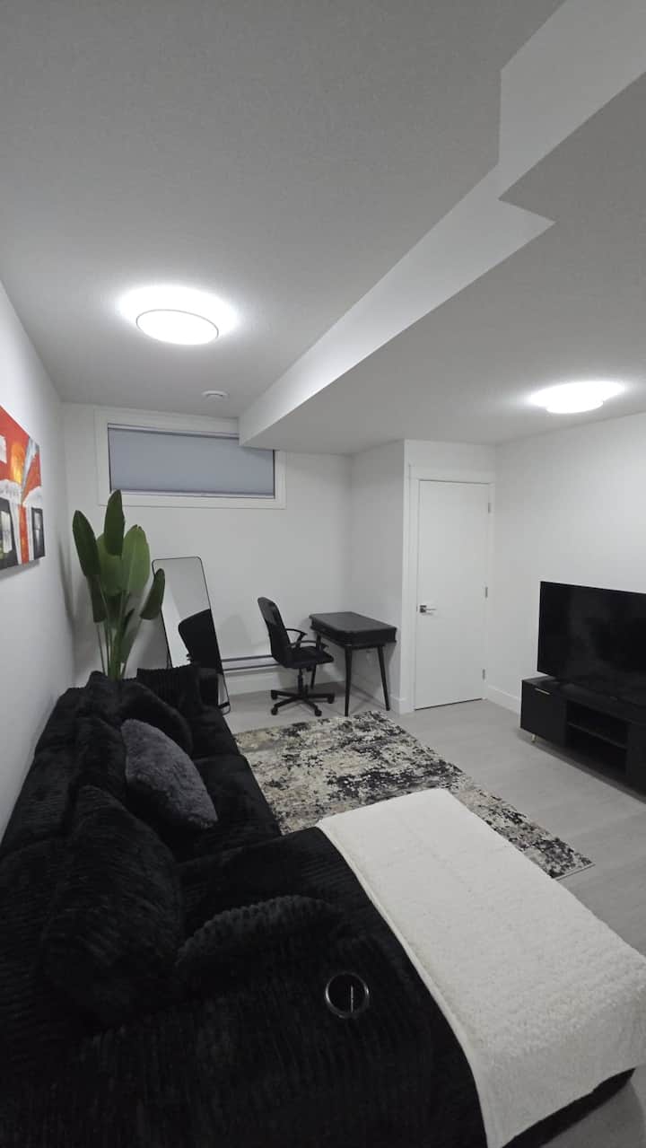 “The Cozy Luxe” (2bed)bringing Ur Dream To Reality - Saskatoon