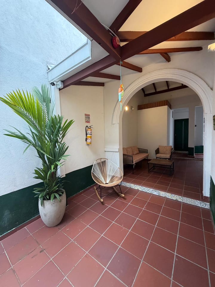 Modern Studio | Fiber Optic Wifi & Ice Cold Ac - Cali