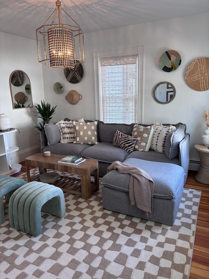 Designed For You - Beautifully Renovated 2 Bedroom - Providence, RI