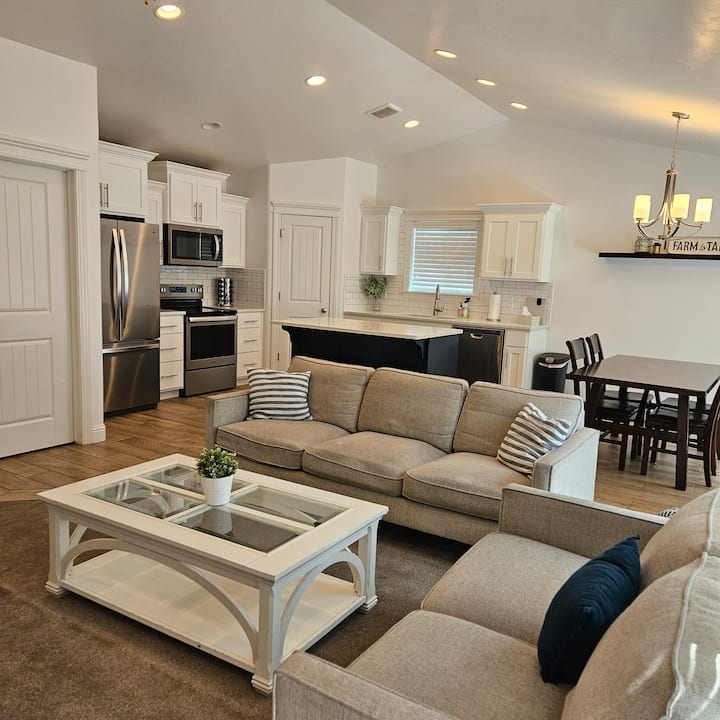 Comfortable Home In Idaho Falls - Idaho Falls, ID
